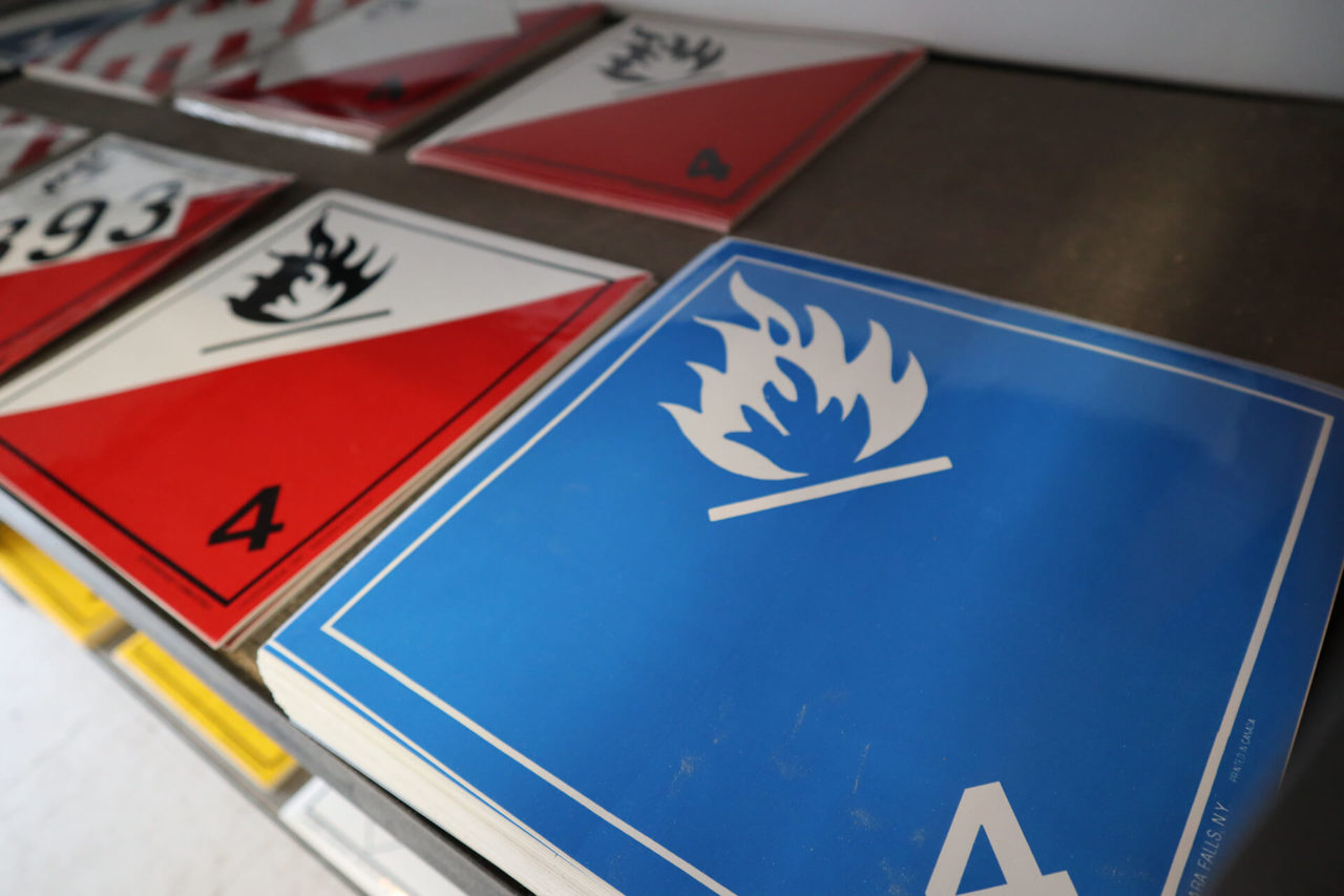 Placards | DGP Dangerous Goods Packing